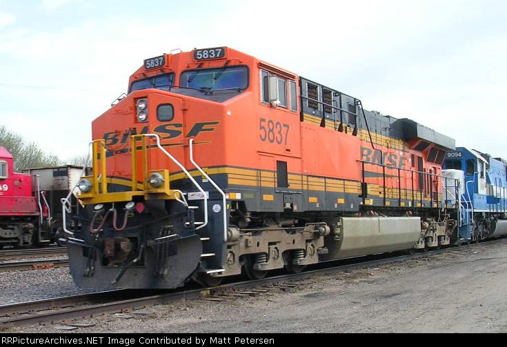 BNSF 5837